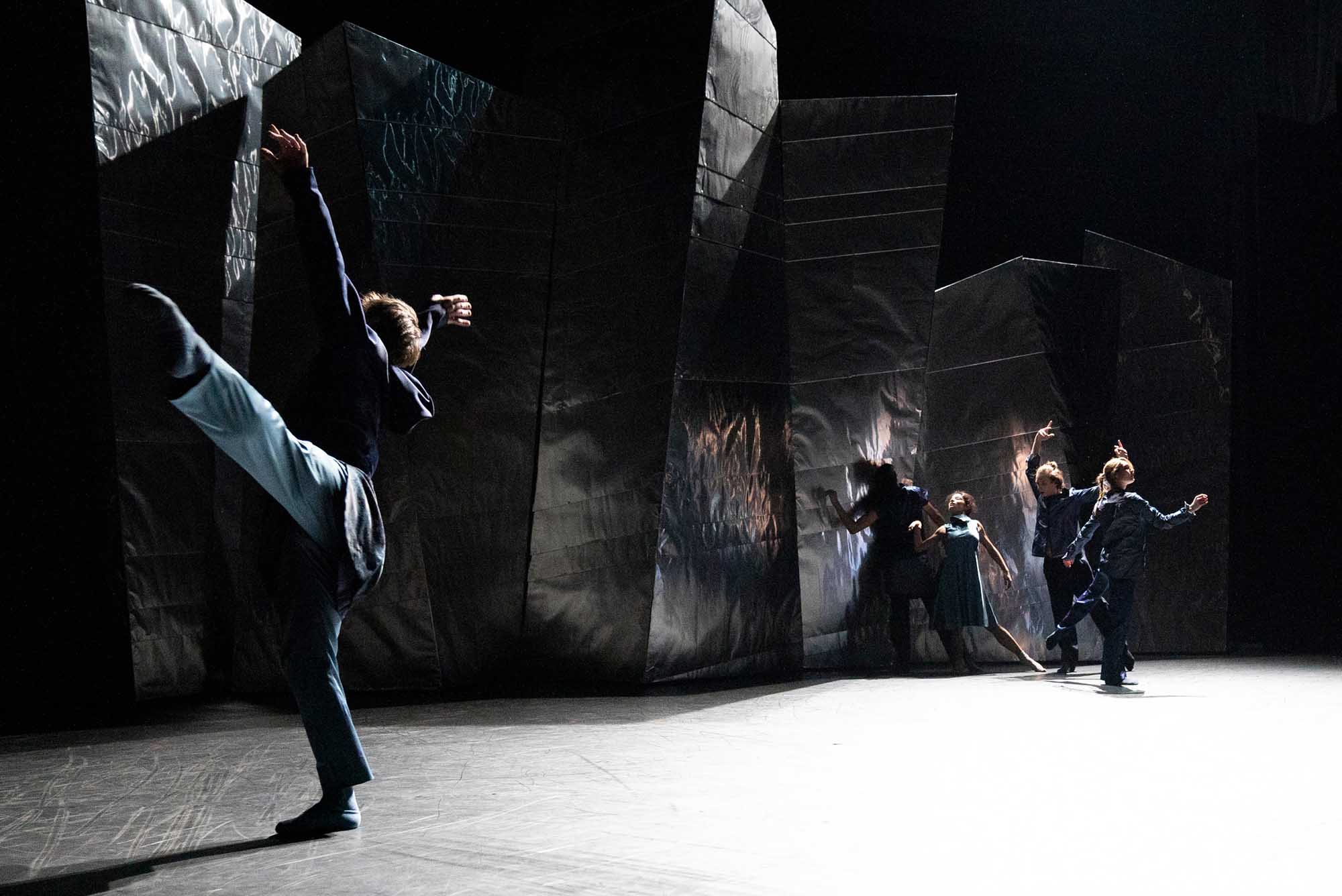 Expressive Slide - Dietmar Janeck Szenografie | Lichtdesign